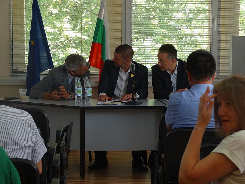 Председателят на Висшия адвокатски съвет адв д р Ивайло Дерменджиев откри среща на